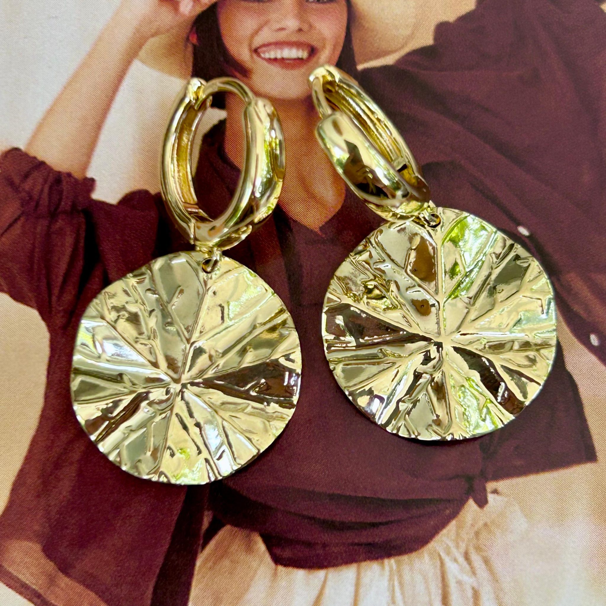 Aro Flor de Agua Gold 3 cm Colección Boutique – Joyas Clandestinas